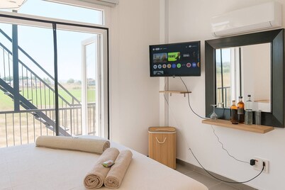 Room-comfy Room With sea View in Villa p