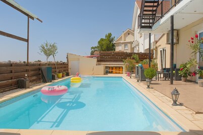 Room-modern Room Sea View in Villa With