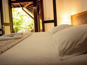 Suite Standard | Secretária, Wi-fi grátis 