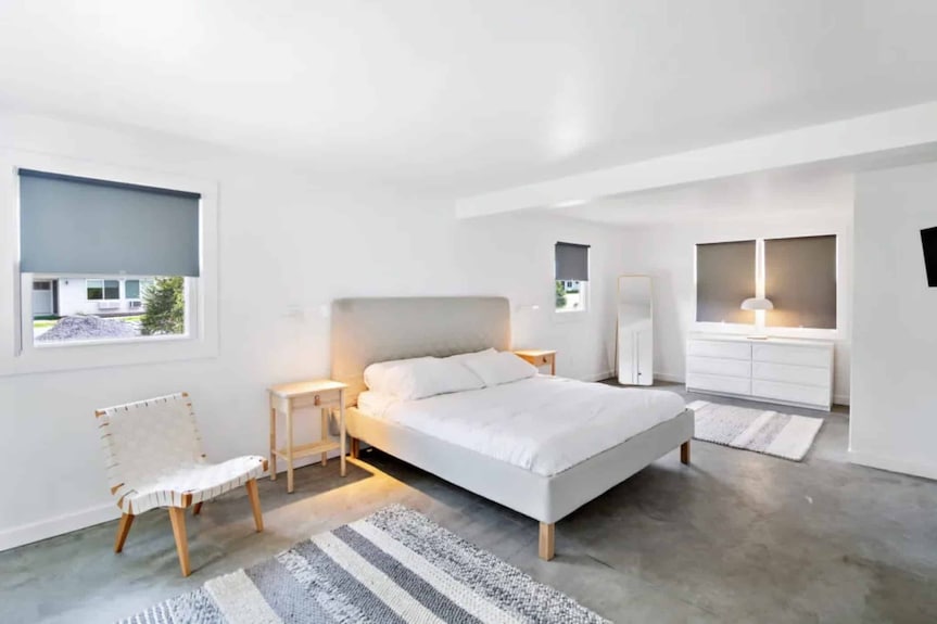 Enjoy A Hassle-free And Suiting Stay! Outdoor Pool, Pets Allowed, Free Parking! - Stowe, VT