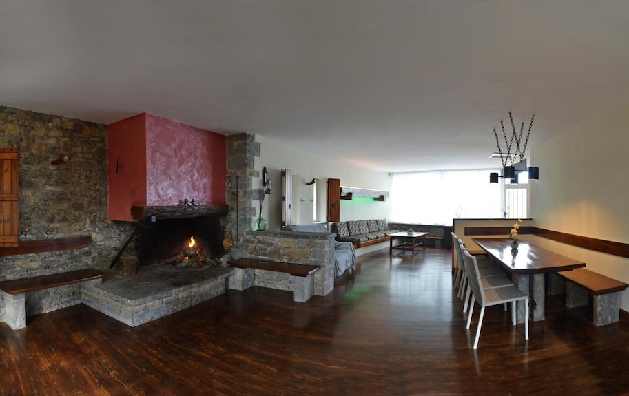 Villa 'Refugi Del Esquirol' Con Vistas A La Montaña, Piscina Privada Y Wi-fi - Torelló