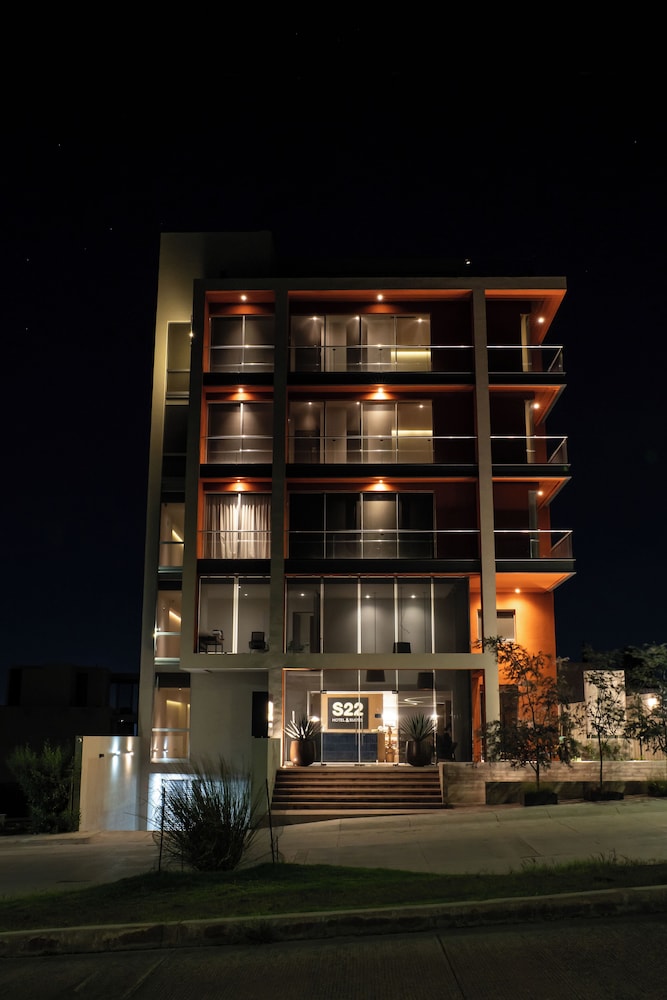 S22 Hotel & Suites - San Luis Potosí