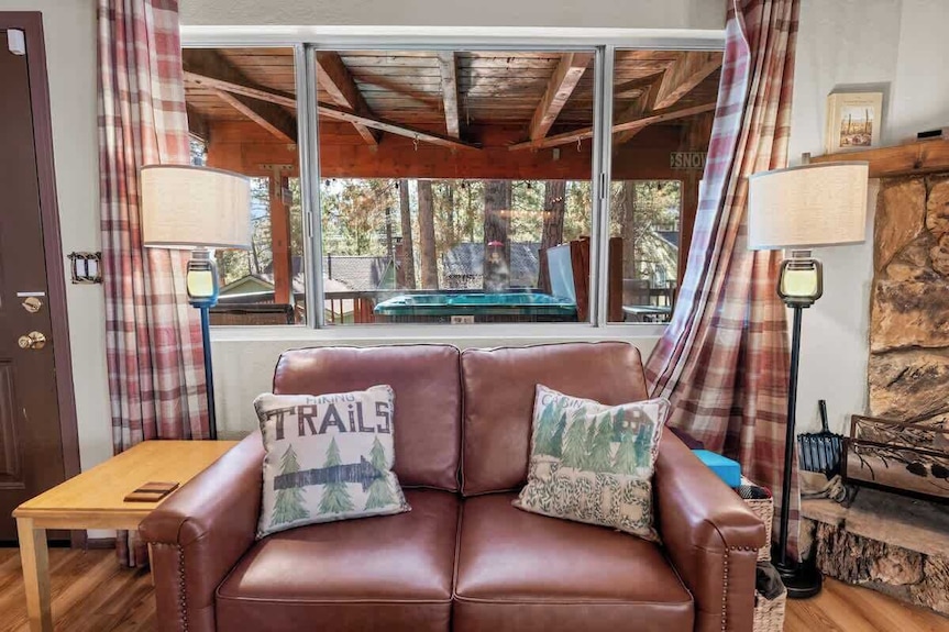 Big Bear Pet Friendly Cabin With Bbq On Deck - California
