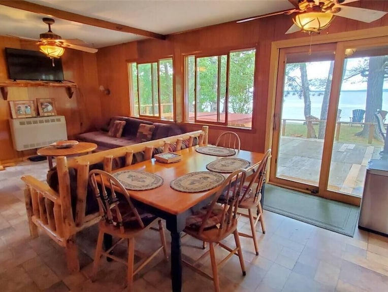 Big Bay Peace And Privacy, Wake Up To The Sunrise Just Yards From The Water - Minnesota