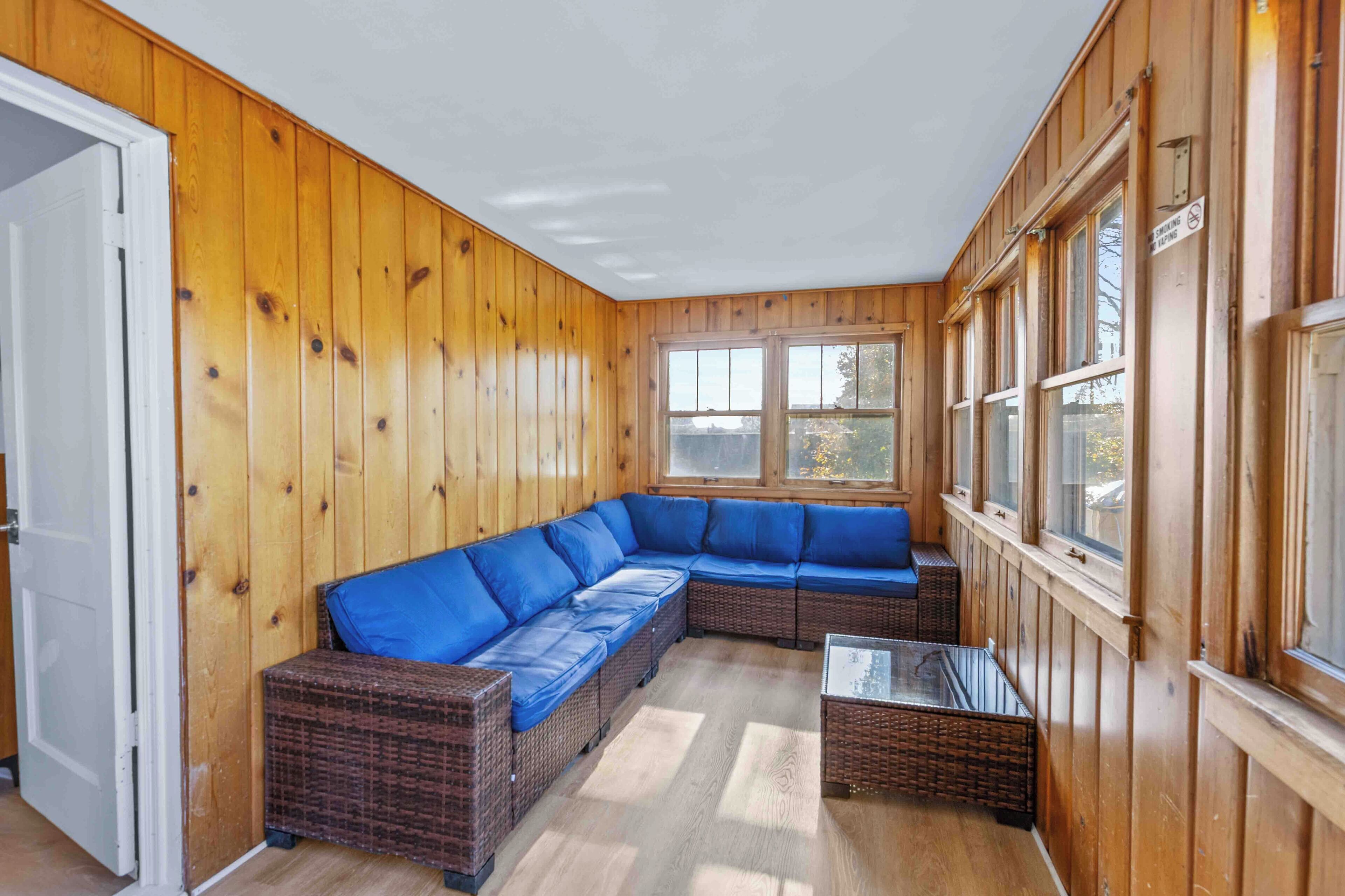 Casa Blue - Spacious And Updated Home In Wyoming - Grand Rapids, MI