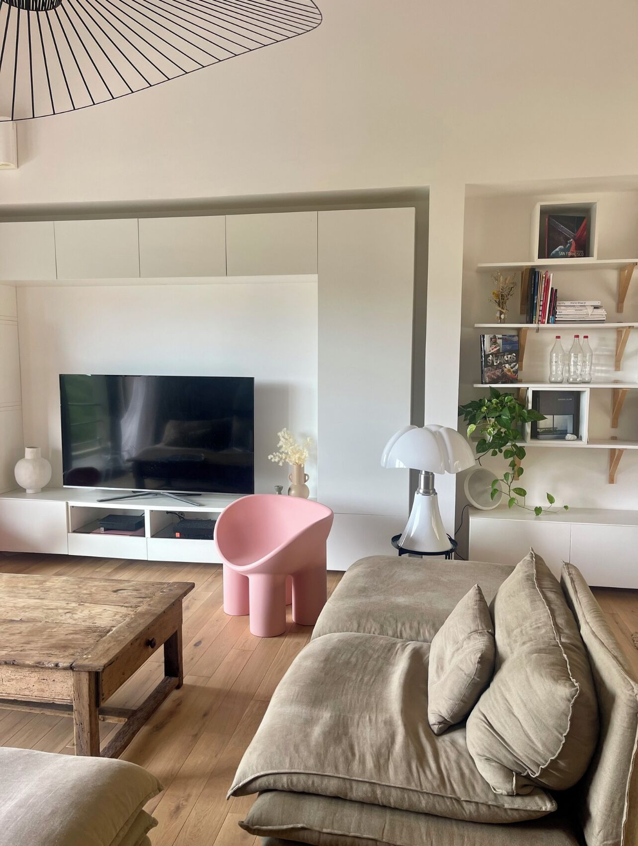 House Between Town And Garrigue - 님