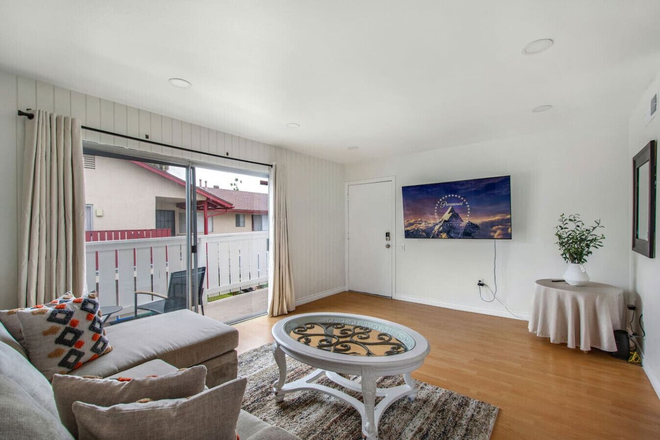 1bed/1bth | Close To Shopping, Eating, Theme Parks - Orange County, CA