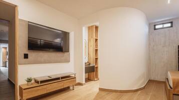Quarto Quádruplo Familiar, várias camas | Wi-fi grátis, roupa de cama fornecida