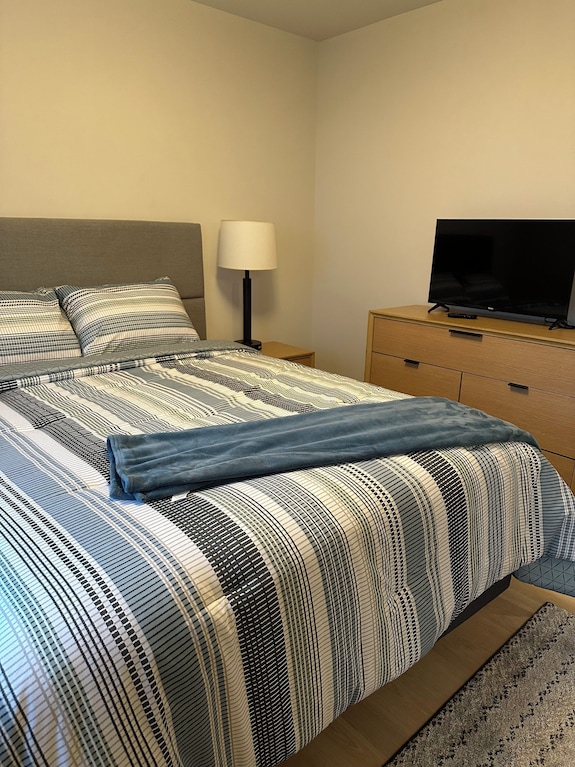 Serene 2-bedroom House In Oakland Perfect For Your Getaway - San Leandro, CA