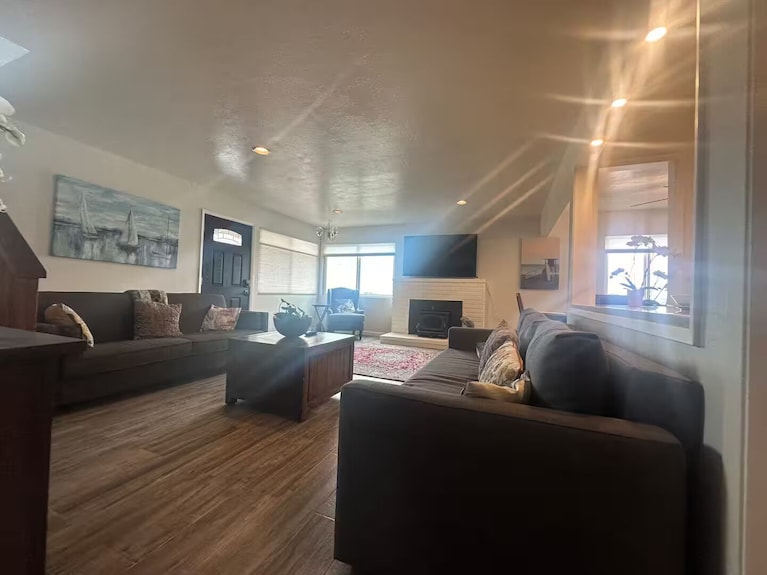 Monterey Bay Escape - Marina, CA