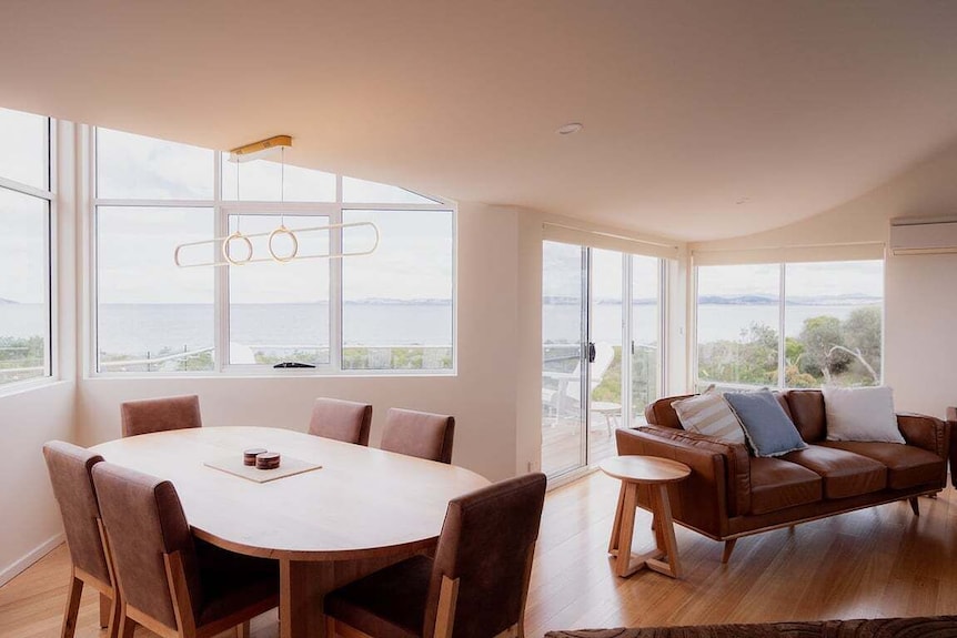 Surfside House | Dodges Ferry Coastal Retreat - Tasmania