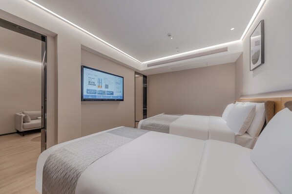 Quarto Triplo Familiar | Secretária, secretária adequada para computadores portáteis