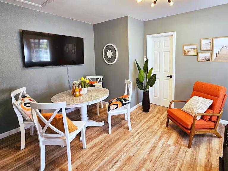 Bright Bungalow Steps From Caltech & Pcc, Close To The Rose Bowl, Kingsize Bed! - Pasadena