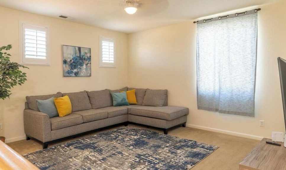 Wonderful Convenience 4-bedroom House In Nice Safe Neighborhood In Elk Grove, Ca - Elk Grove