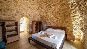 Villa Familiar, vários quartos (Tenuta Mary Relax & Pool) | 4 quartos, Wi-fi, roupa de cama fornecida