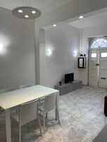 Apartamento, 2 quartos | Restaurantes