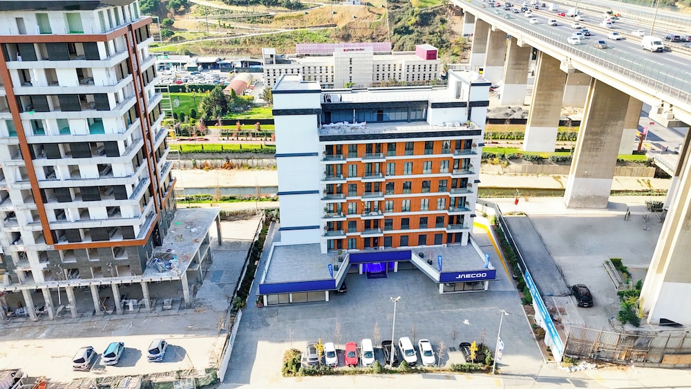 Opsi̇yon Vadi̇ Sui̇t - Estambul