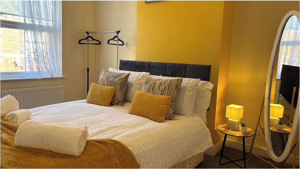 Warm and Cosy Two bed Property /Near York City Centre Reviews, Deals ...
