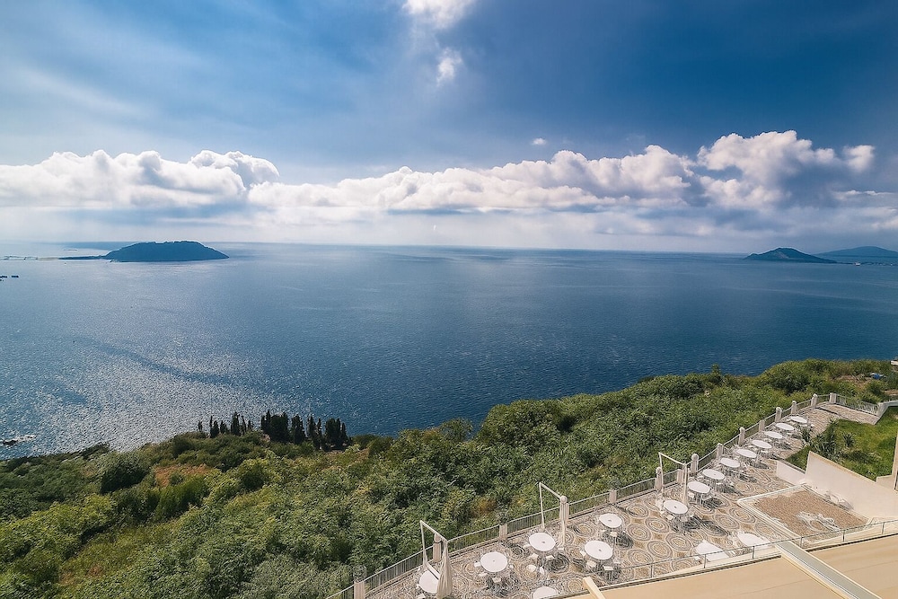 Hotiday Pozzuoli - Pozzuoli