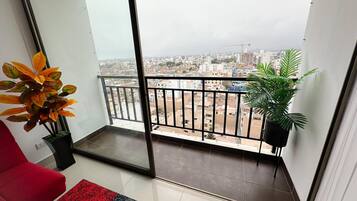 Apartamento, 2 quartos, não fumadores, Vista para a cidade | Varanda