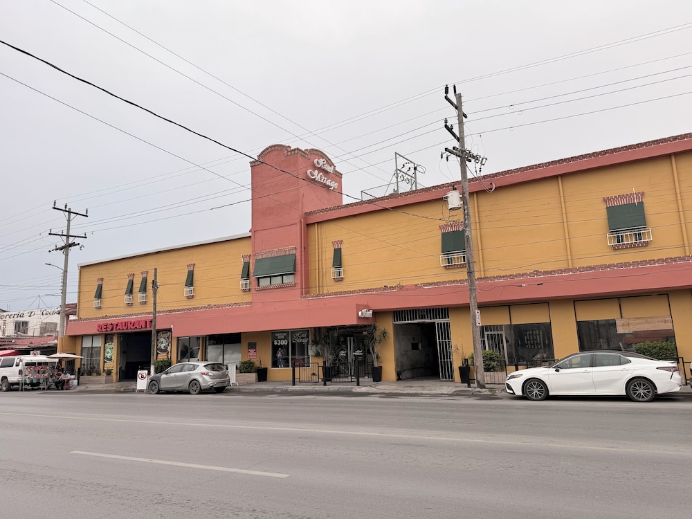 Hotel Mirage Diagonal - Brownsville, TX