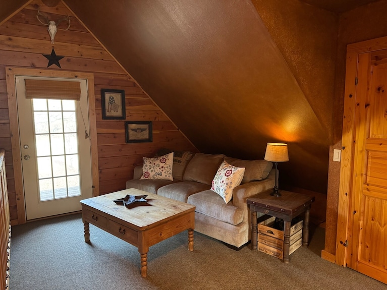 Log Cabin In The Woods 2 Bed, 2.5 Bath On 5 Acres - Lake Texoma