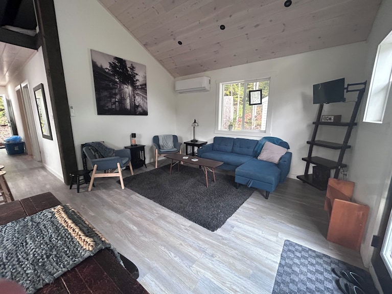 Charming Muskoka Wilderness Cottage - Algonquin Provincial Park