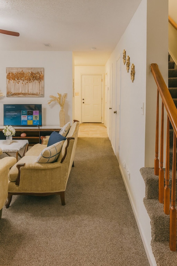 Cozy Stay A\nnear Fort Campbell, Apsu, Exit 1 & 4, 2bed Apartment, Self Checking - Clarksville, TN