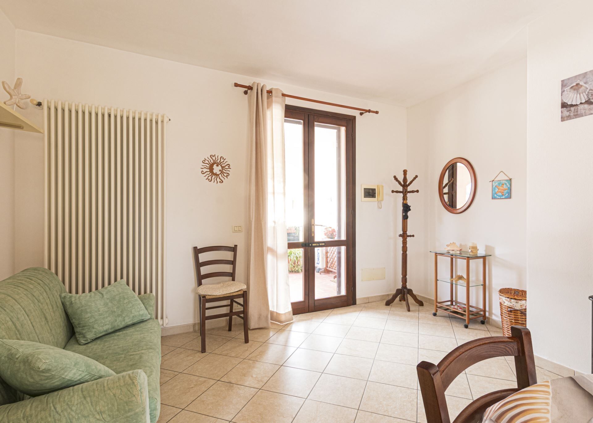 Sonia Apartment, In A Strategic Position To Reach The Most Beautiful Beaches, Is A Two-room Apartmen - Marina di Campo