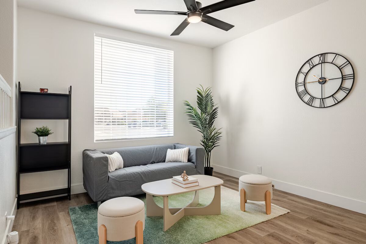 Modern, Spacious & Peaceful 4b/3b House - Chandler