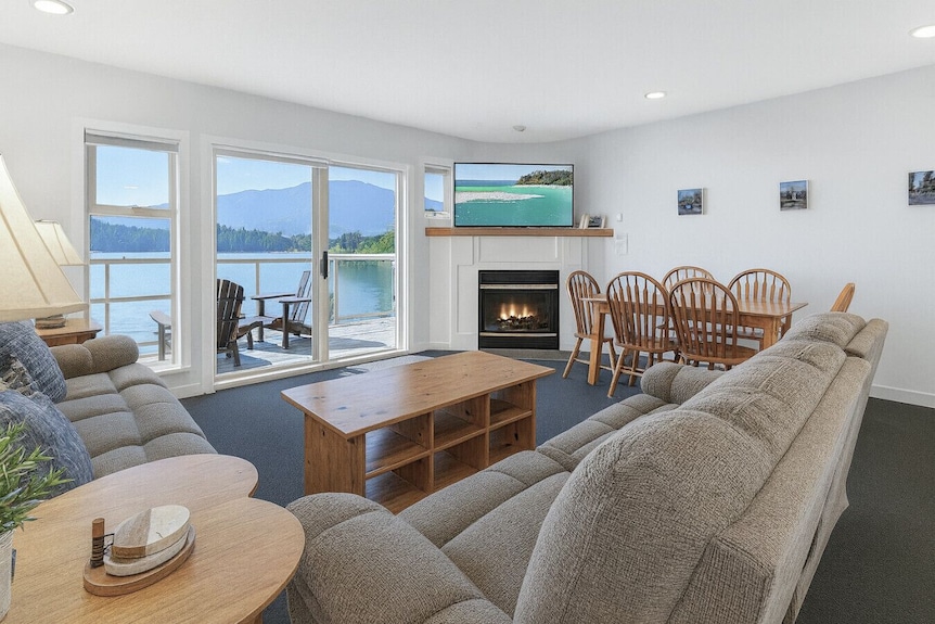 The Landing- Your Downtown Waterfront Oasis - Tofino