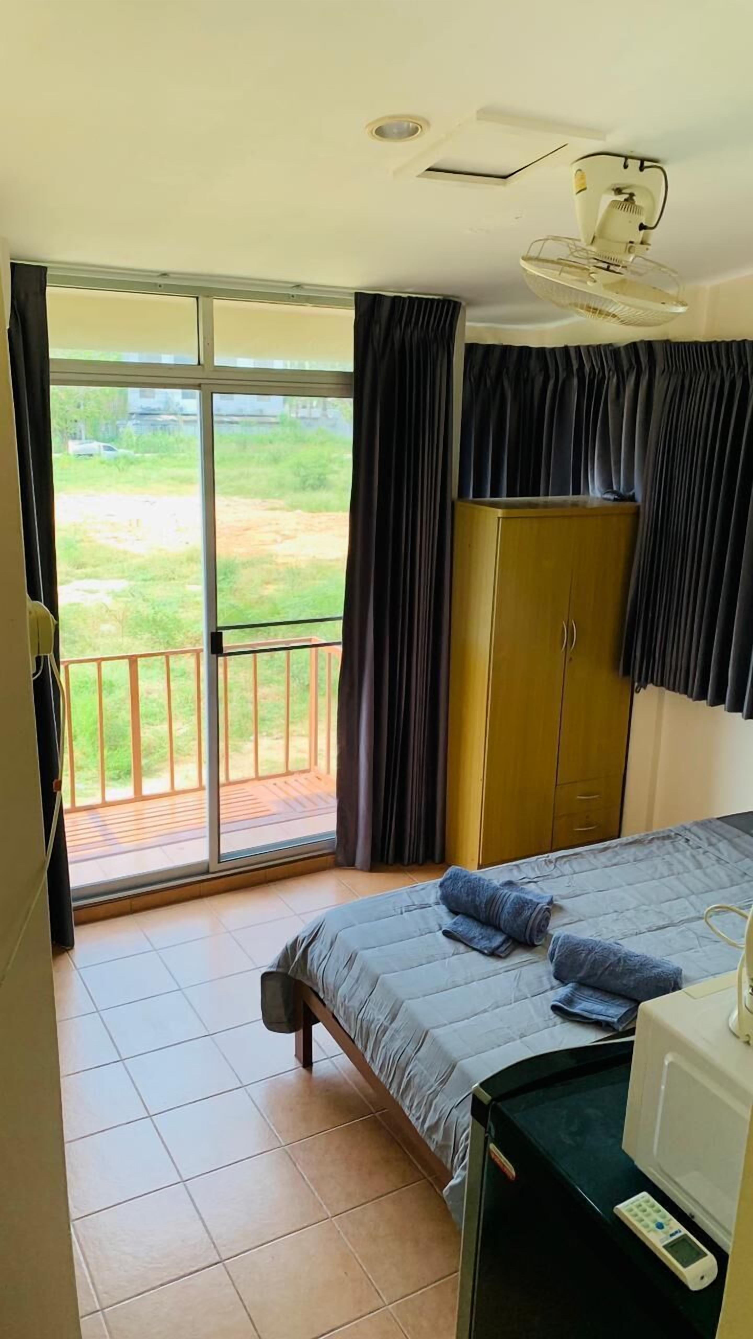 Quarto Individual, varanda, vista parcial para o mar | Wi-fi grátis 