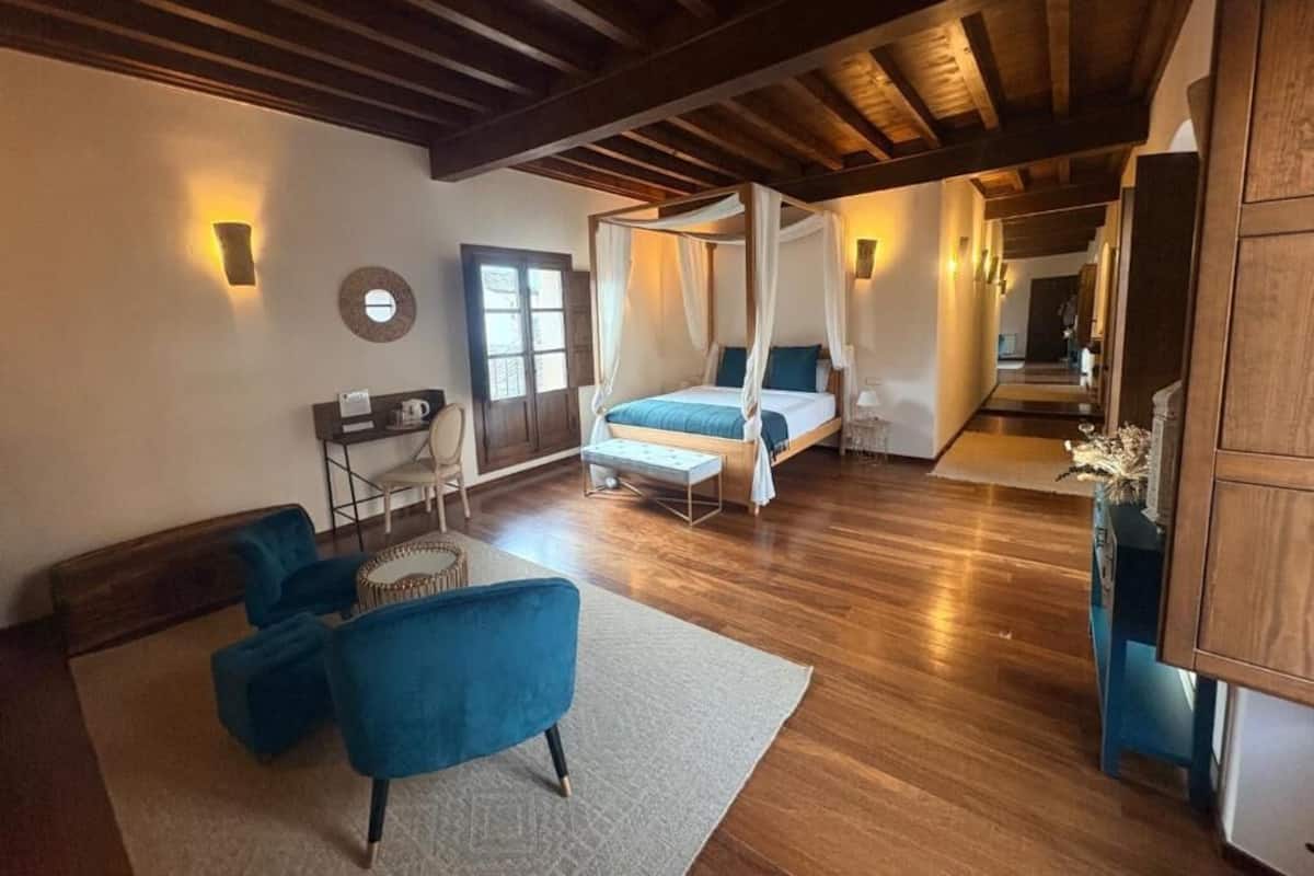 Suite Deluxe | Roupa de alta qualidade, berços/camas para crianças, Wi-fi grátis