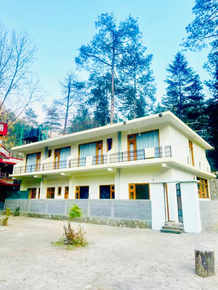 Hotel Kesri Paradise - Mandi