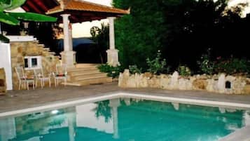 Piscina externa sazonal