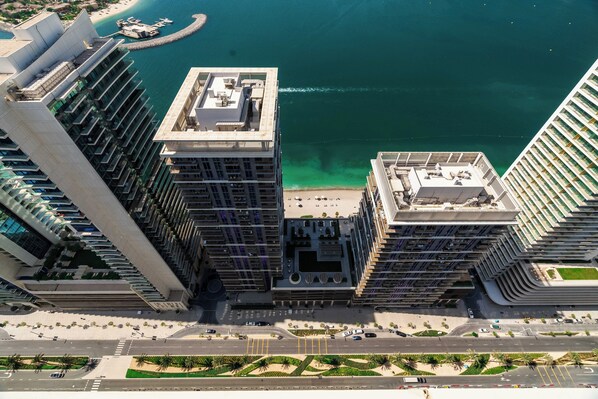 Luxury Penthouse Retreat - Private Beach, Breathtaking Palm and Marina ...