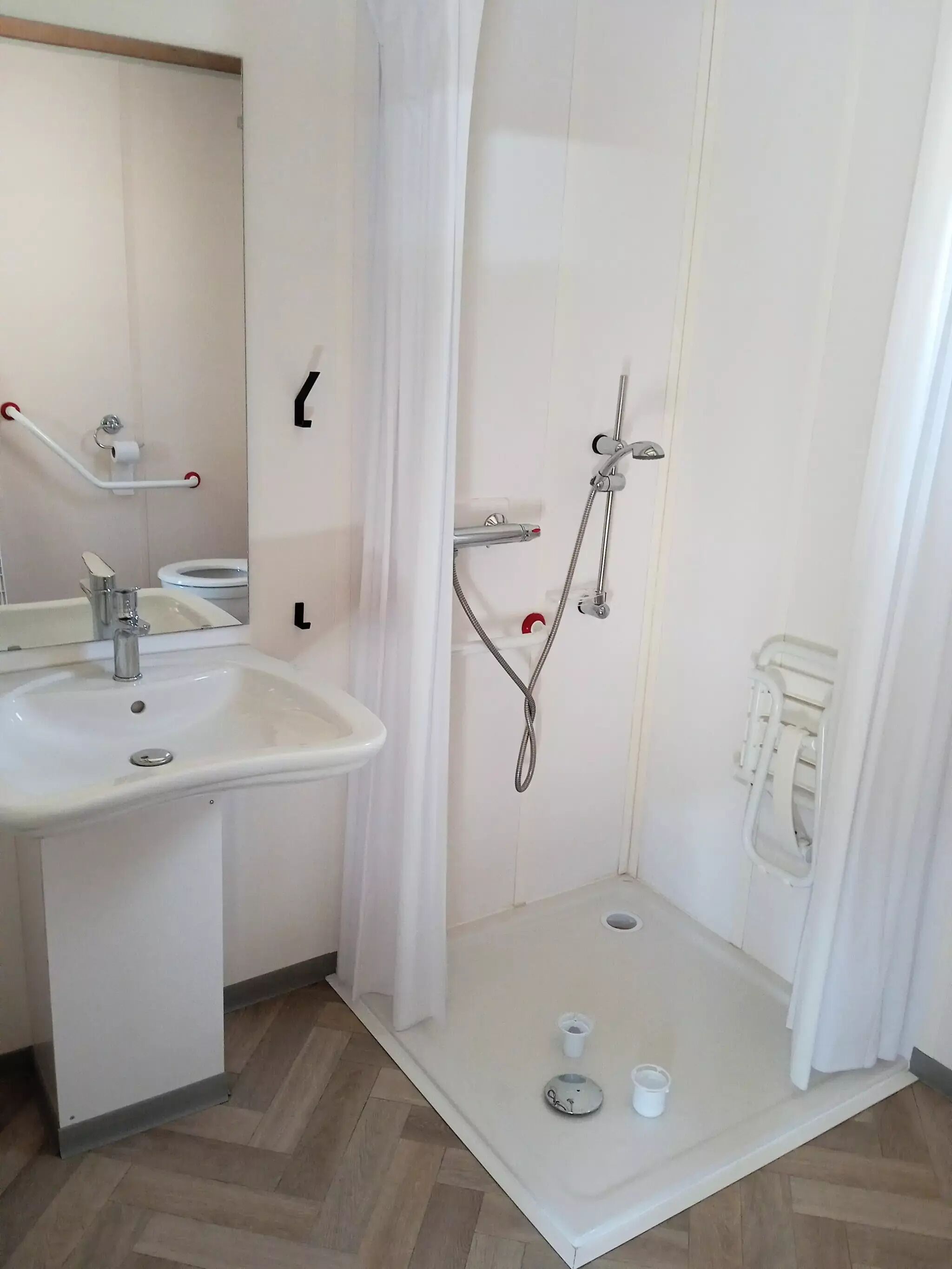 Mobil-home Confort 23m² - 1 Chambre + Terrasse Couverte + Clim Réversible + Tv 2 Personnes - Ax-les-Thermes