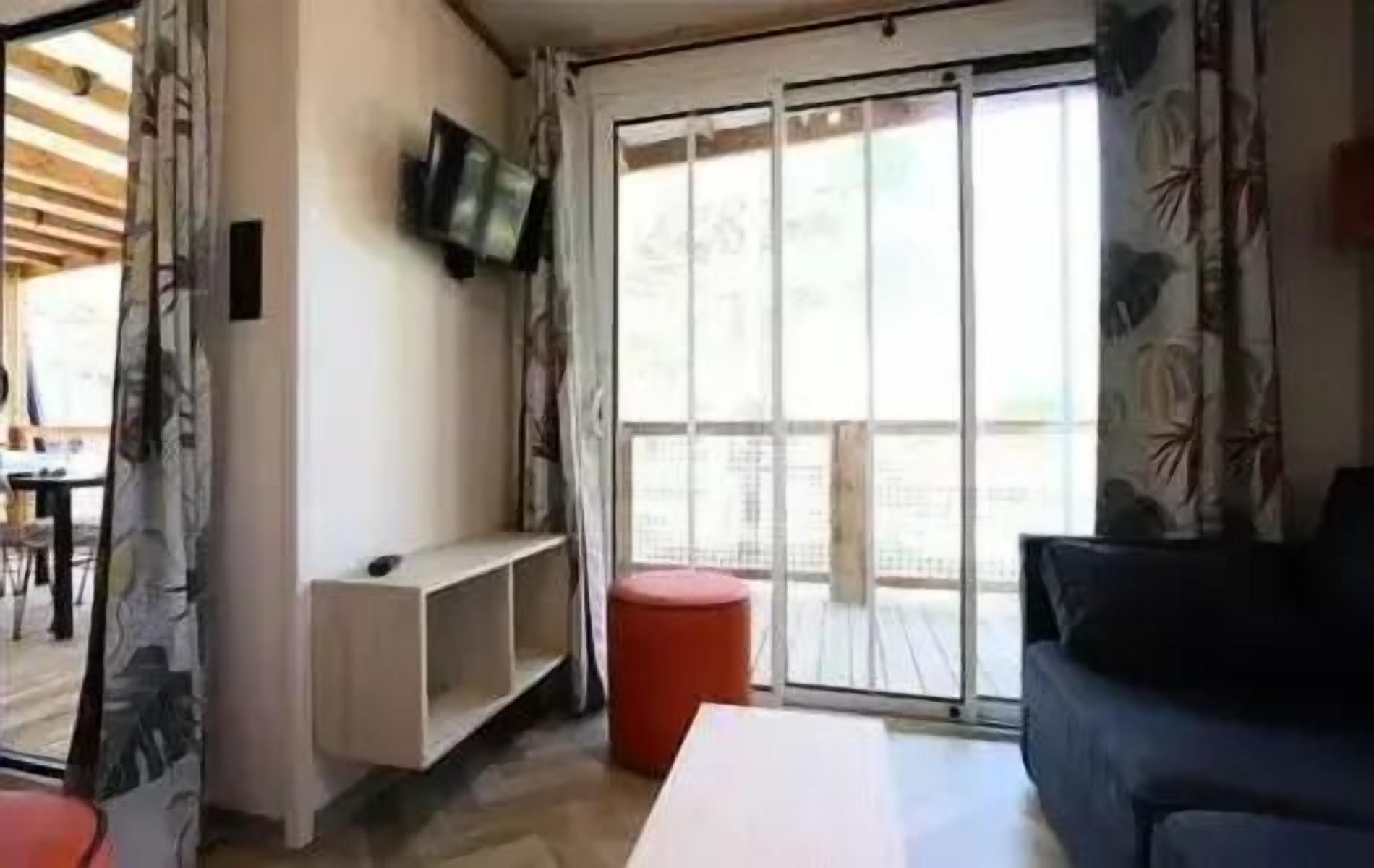 Chalet Confort 42m² - 3 Chambres + Terrasse Couverte + Clim Réversible + Tv 6 Personnes - Ax 3 Domaines