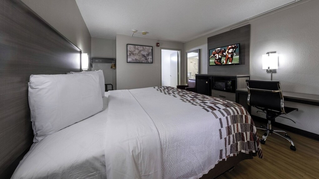 Two Private King Units W/ Free Breakfast & Parking Near Oakencroft Farm & Winery - Charlottesville