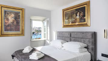 Quarto Duplo de Luxo, vista para o mar | Cofre no quarto, ferro/tábua de engomar, Wi-fi grátis