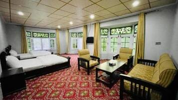 Quarto Duplo Deluxe, vista para a montanha | Quartos insonorizados, ferro/tábua de engomar, Wi-fi grátis