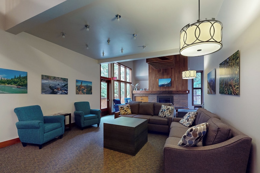 Indoor Pool & Game Room Access! Deming Mtn Escape - Glacier, WA
