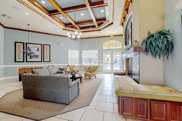 4BR w/ Private Hot Tub, Foosball: On-Site Pool Reviews, Deals & Photos ...