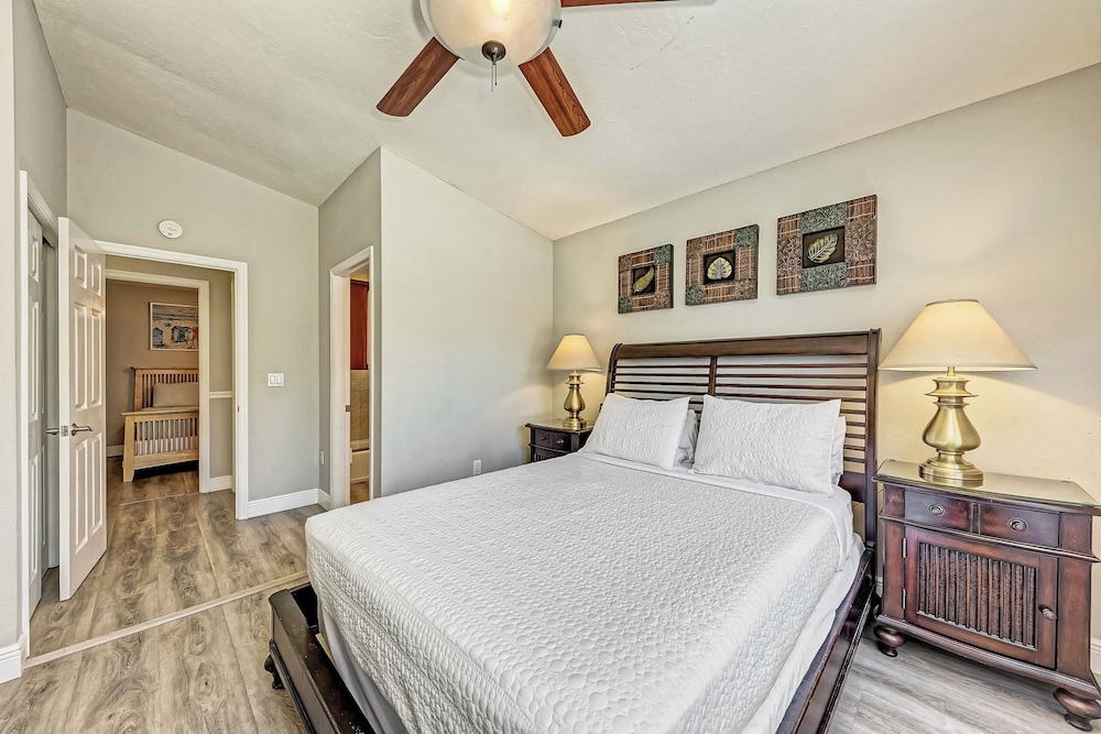 Steps to Sand! Holmes Beach Retreat w/ Gulf Views - Holmes Beach | Vrbo