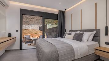 Vila superluxo, piscina particular, vista para a piscina | Cofres nos quartos, cortinas blackout, quartos à prova de som