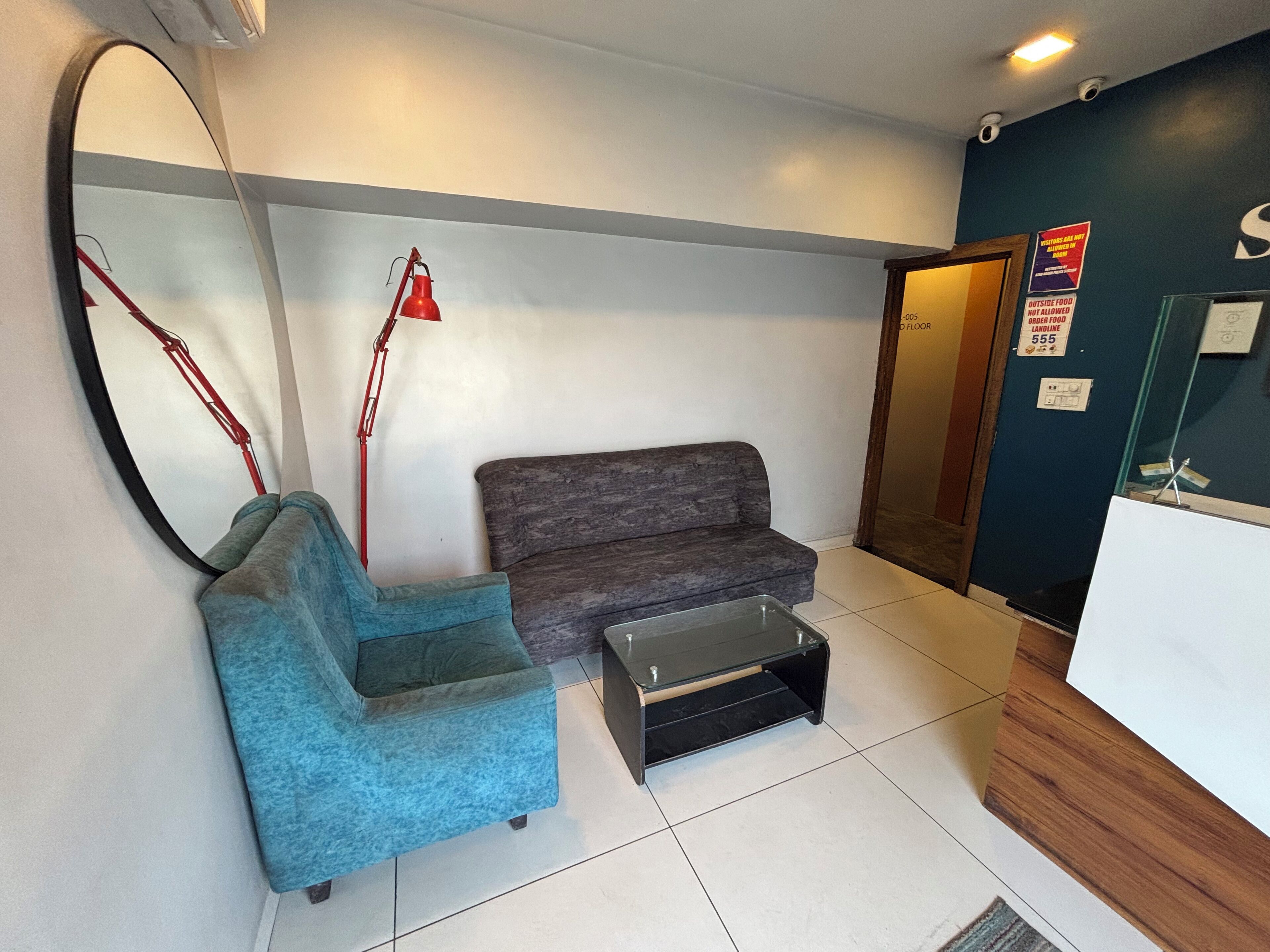 Área de estar no saguão