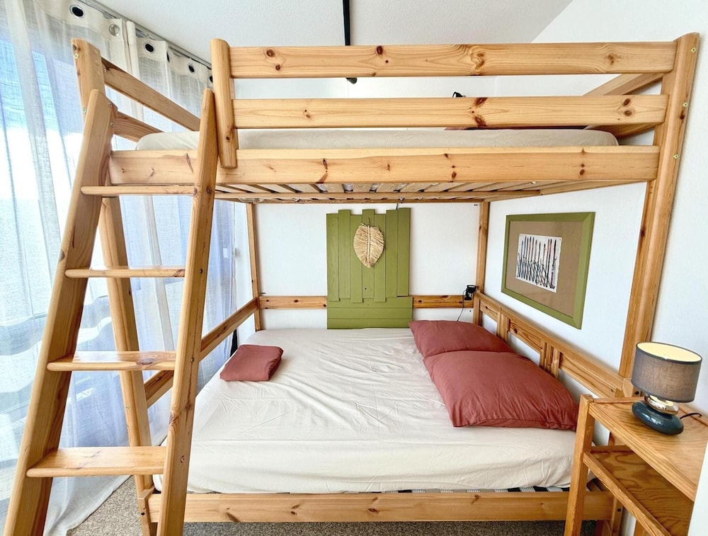 Family Mountain Retreat Apartment with Mountain Views and Balcony ...