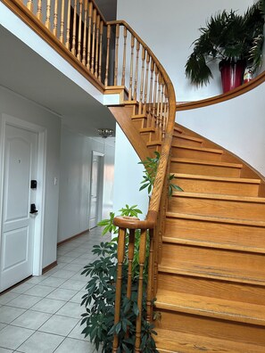 Quarto Duplo, vista para o jardim | Sala de estar