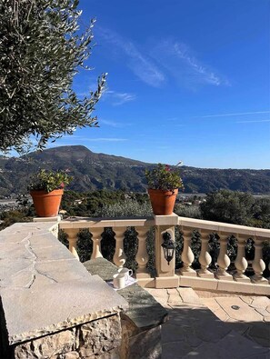 Maison Belle Vue – Charming villa with pool & breathtaking views - Near ...