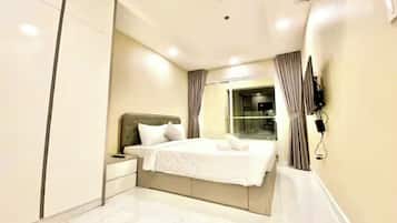 Suite Premier, 2 quartos, acesso ao Club Lounge, Vista para a cidade | Lençóis de algodão egípcio, roupa de alta qualidade, edredões de penas